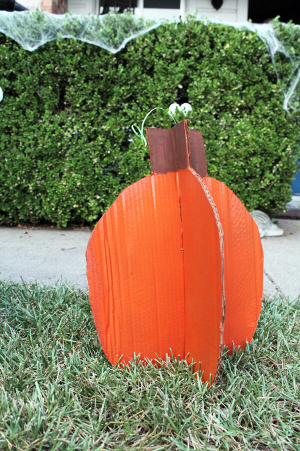 DIY Cardboard Pumpkin Cutout Fall & Halloween Home Decor